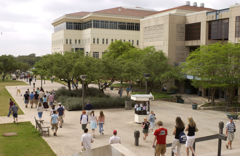 UTSA's Applied Engineering and Technology Building | Walbridge